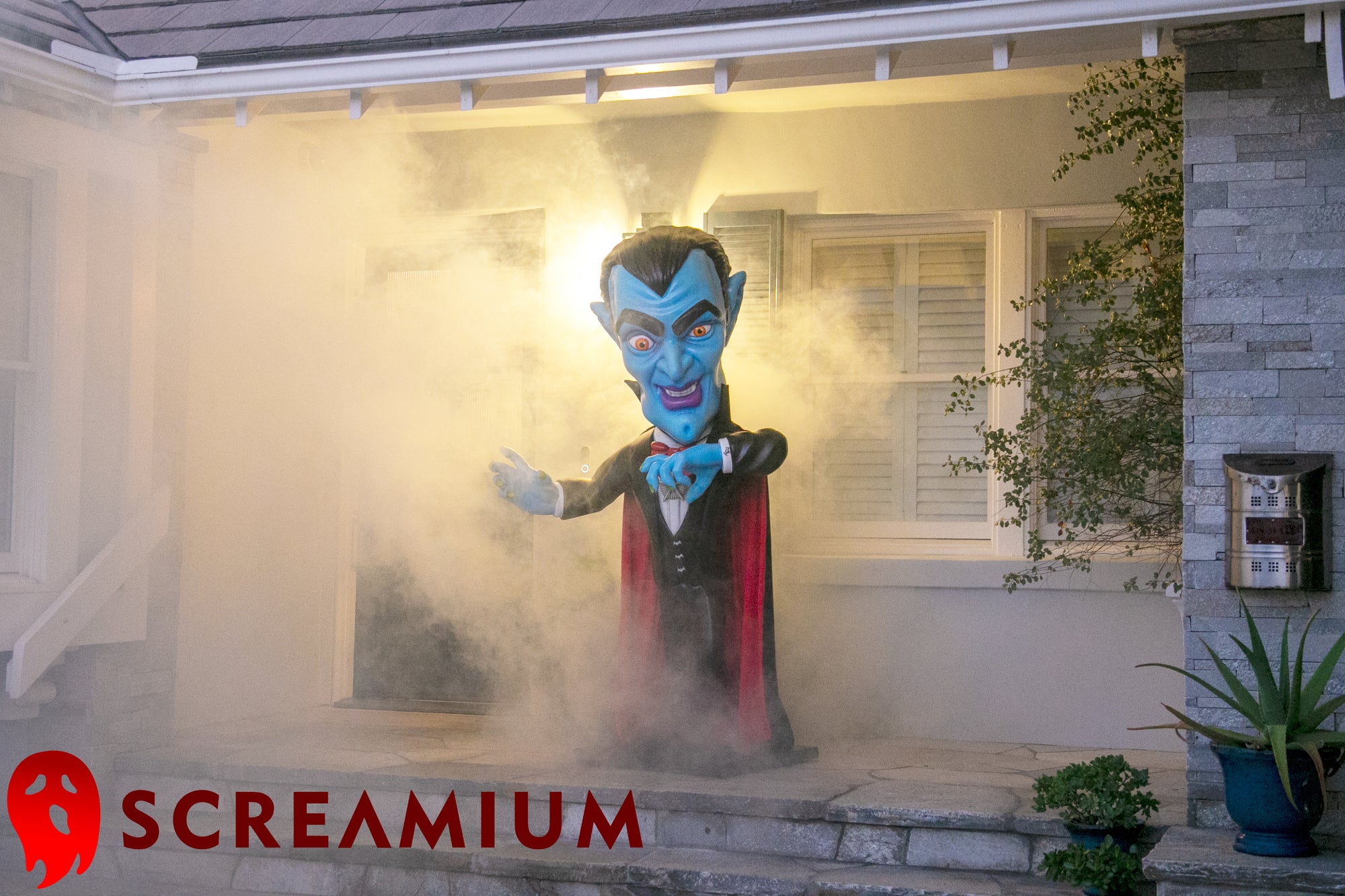 Giant Vampire Halloween Decoration : 6-Foot-Tall Selfie Station Statue ...